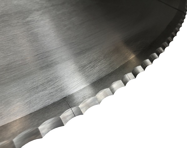 Insulation knives and saws